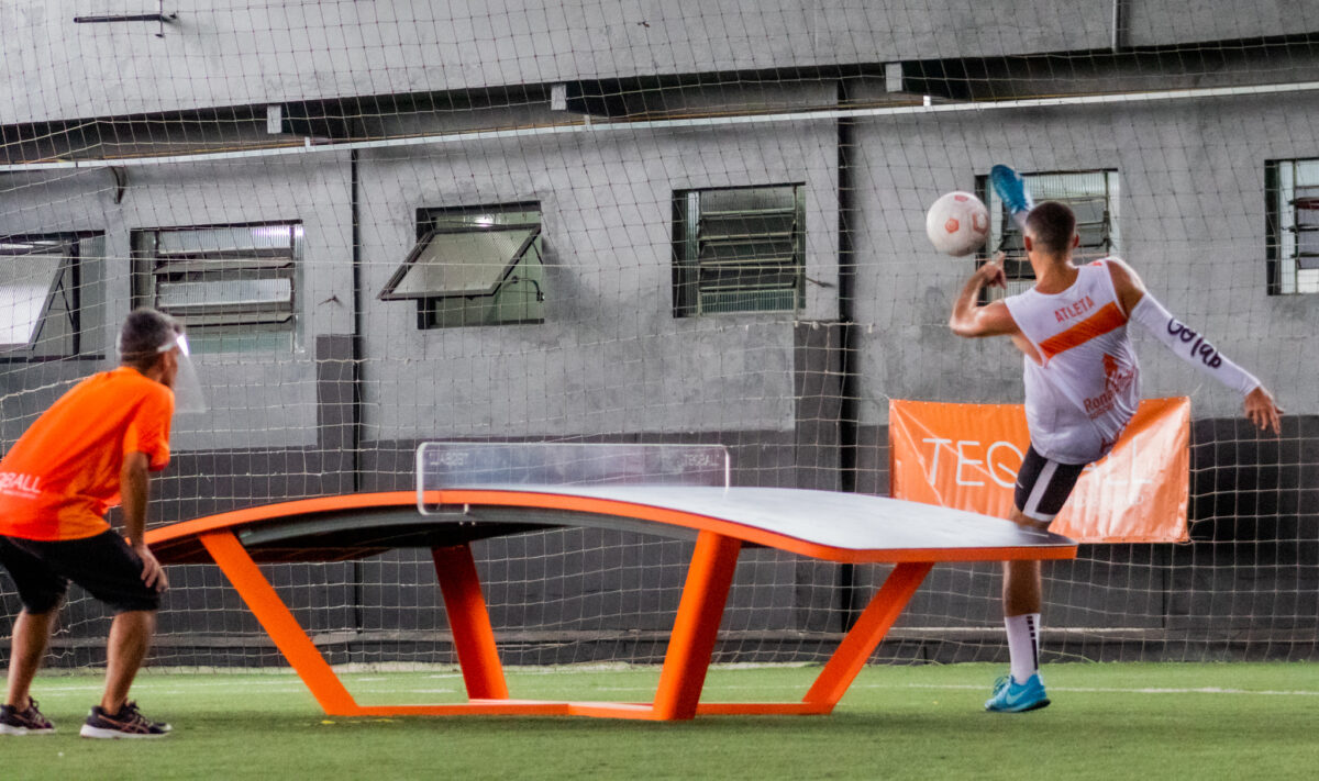 Mas afinal, quais são as medidas oficiais de uma mesa de Teqball?